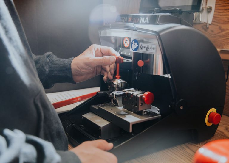 Vehicle Locksmith Services – Art and Ray's Locksmith