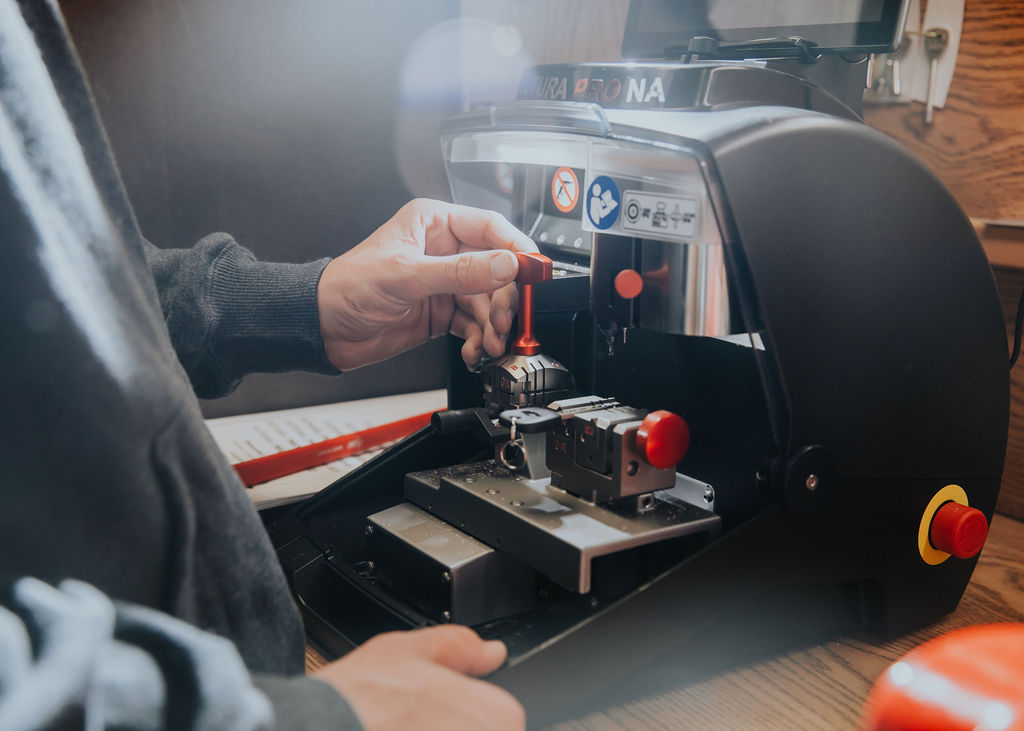 Vehicle Locksmith Services – Art and Ray's Locksmith